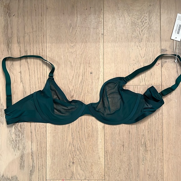 CUUP | Intimates & Sleepwear | Nwt Cuup The Plunge Bra Emerald Green ...